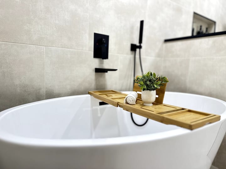 Bohemian Bathtub Studio - Orlando, FL