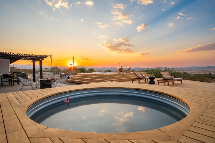 Private, Stunning View, Spa & Cowboy Pool - Joshua Tree National Park, California