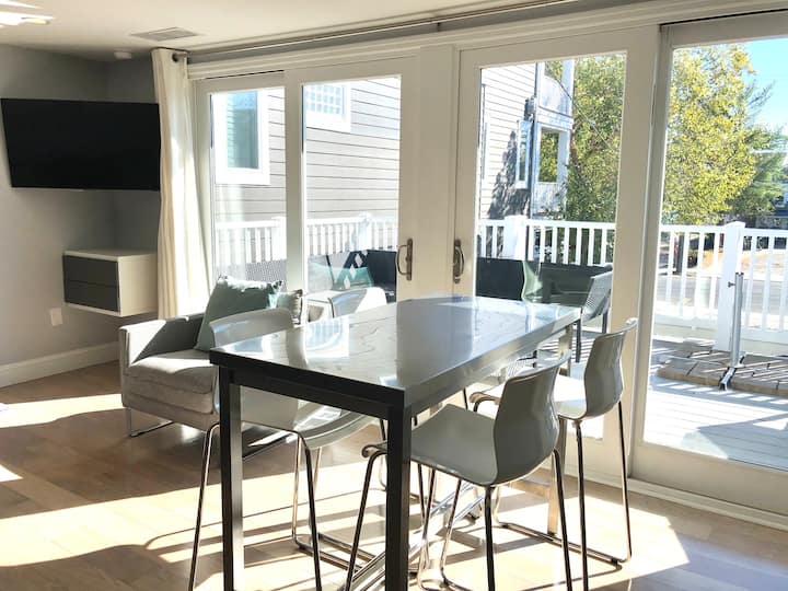 Cozy Condo 1.5 Blocks To Beach - Rehoboth Beach, DE