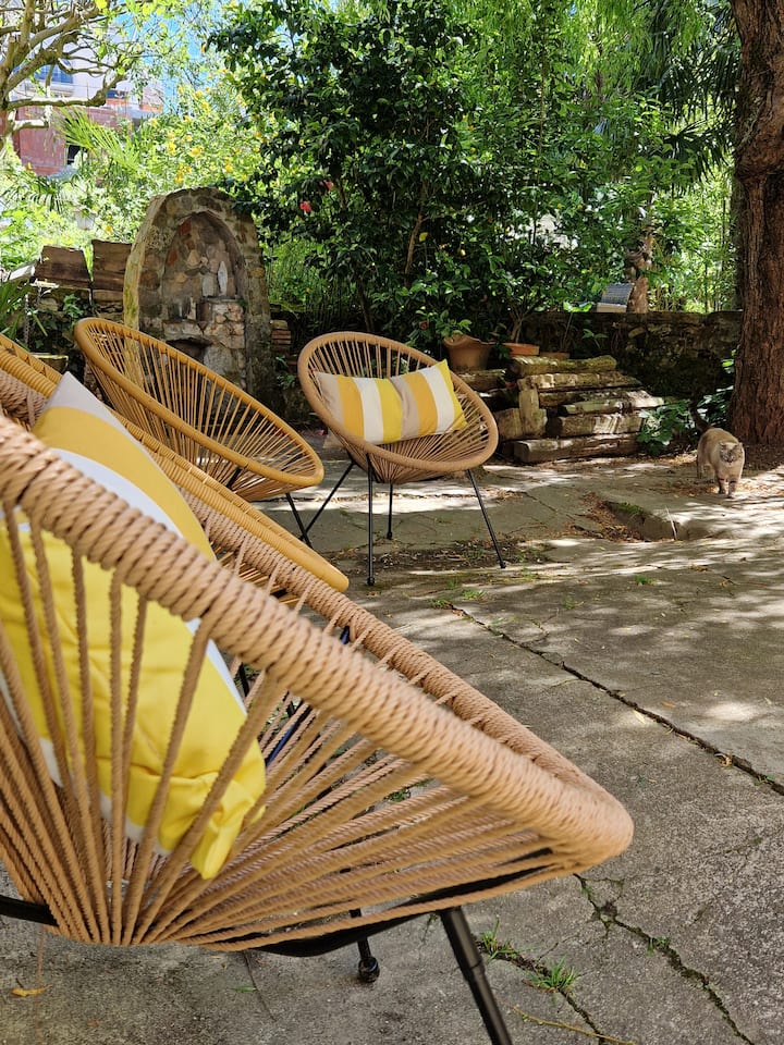 Le Jardin Aux Camélias
Chambre Bleue - La Roche-sur-Yon