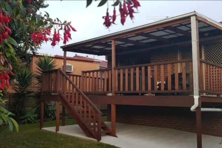 Quiet, Tranquil And Cozy Pad - Dandenong