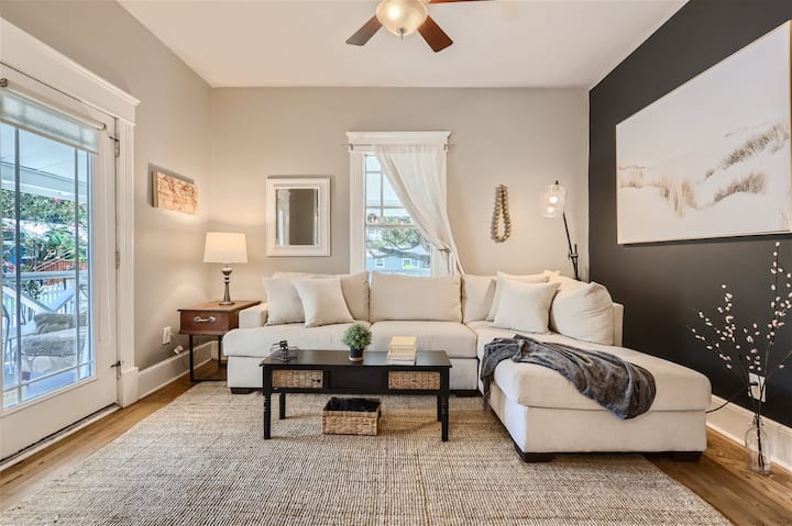 Historic Home - Downtown & Riverwalk Pet Friendly - Tampa, FL