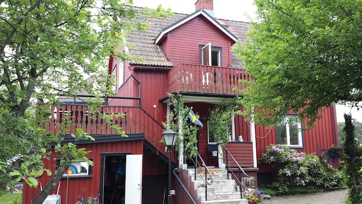 Sentral Og Sjarmerende Familiehus I ÅMål - Åmål