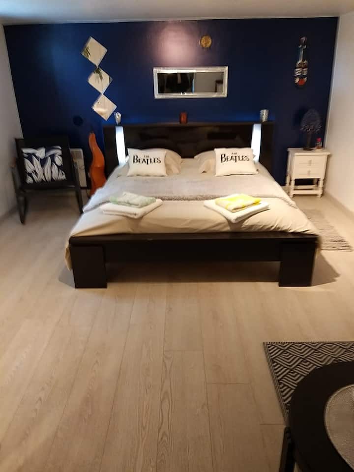Chambre Sous Sol
Commerces200m - Saint-Lô