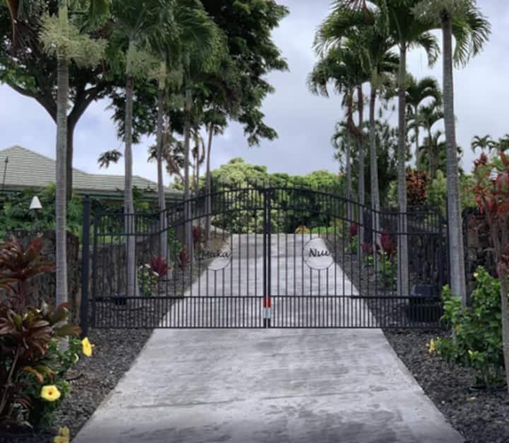 Wow! Kailua View, Pool, & More! - Kailua-Kona, HI