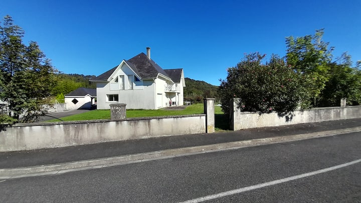 Chambre 3/2pers. Dans Maison Familiale Chaleureuse - Oloron-Sainte-Marie