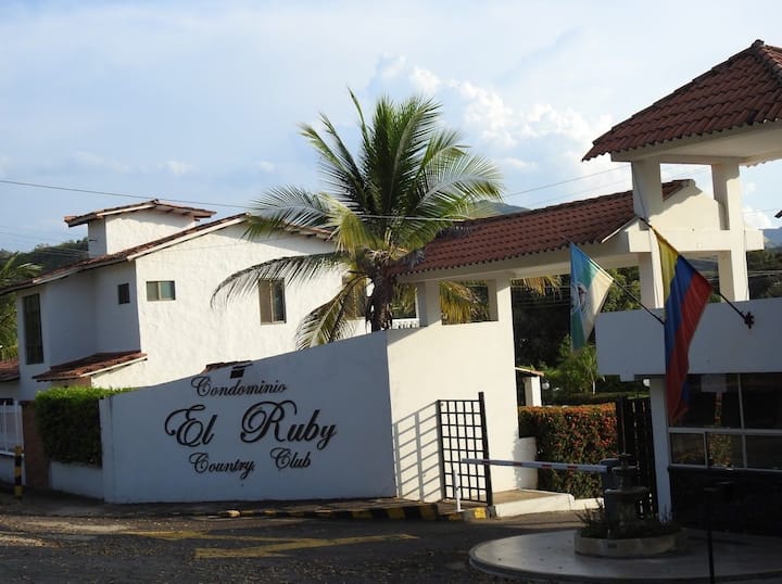 Casa Familiar En Melgar - Melgar