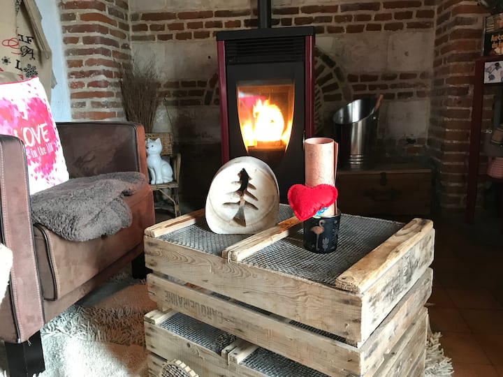 Maison De Poupée Avec Feu De Bois, Vélos - Abbeville