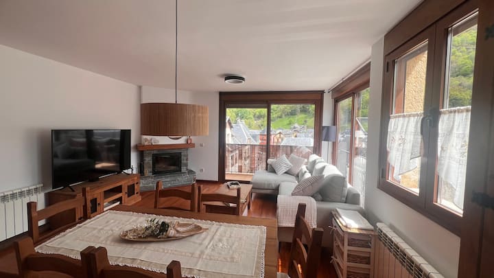 Cálido Dúplex En Val D'aran - Les