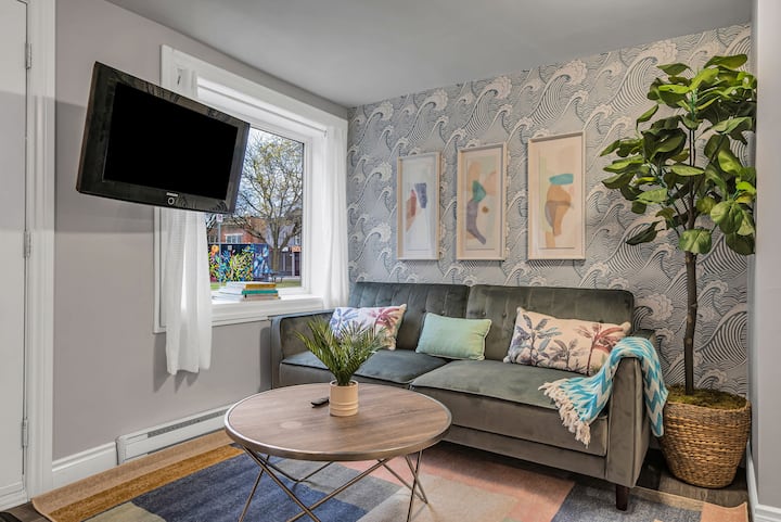 Downtown Vista: 5 Mins To Water | Pet | Parking - Cornwall, ON, Canada