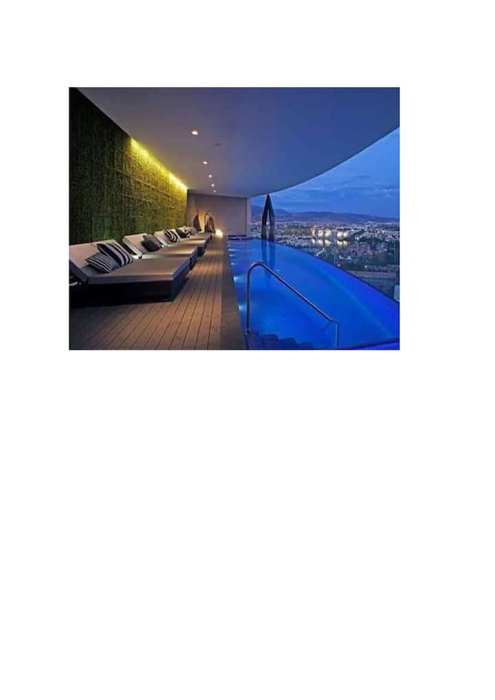 Depa Confortable, Céntrico Con Piscina Y Gym - León