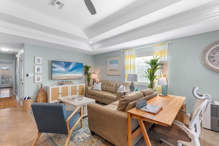 2/2 With 2 Balconies+ Pool Near Beach/gravity Park - South Padre Island