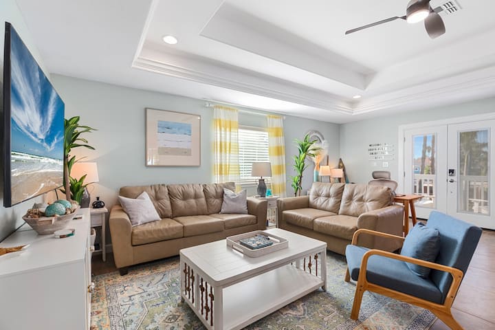 2/2 With 2 Balconies+ Pool Near Beach/gravity Park - South Padre Island