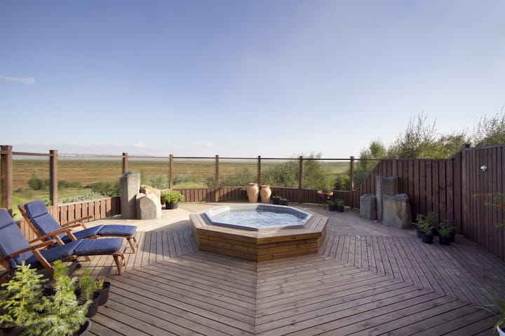 Glacier Lookout Lodge - Golden Circle - Iceland