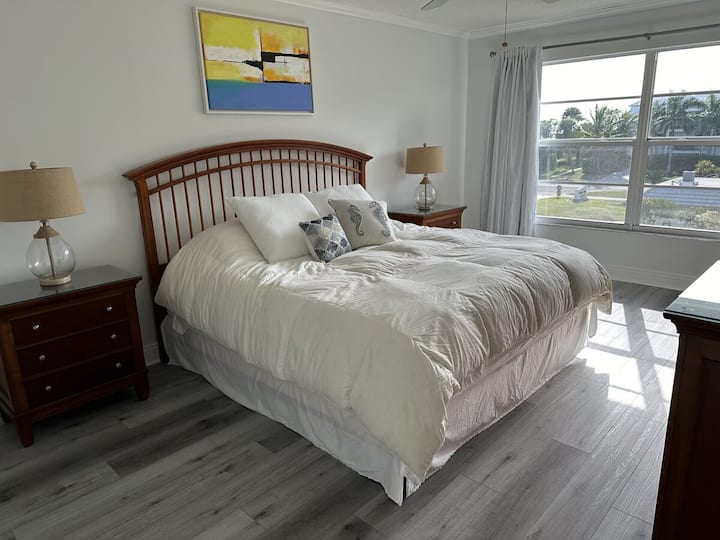Longboat Key Beachside Paradise - Longboat Key, FL