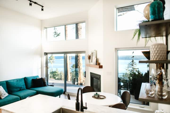 Welcome To Nomad's Nest - Campbell River