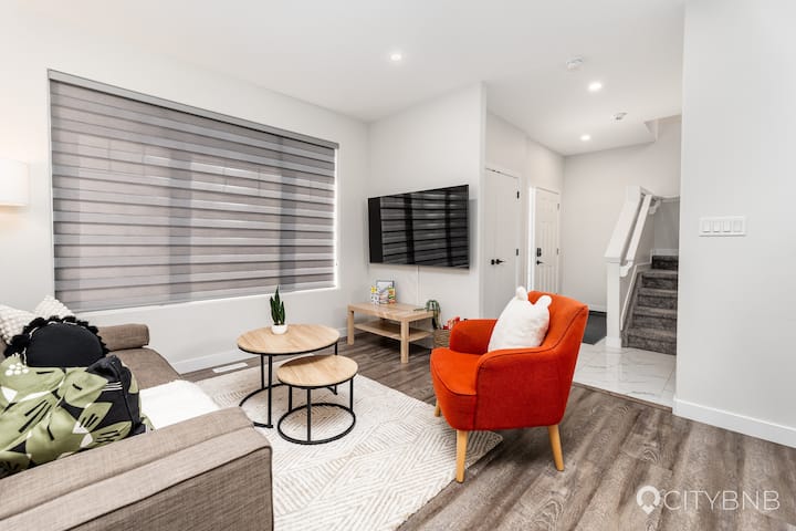Spruce Ave | Parking | Sleeps 4 - Edmonton