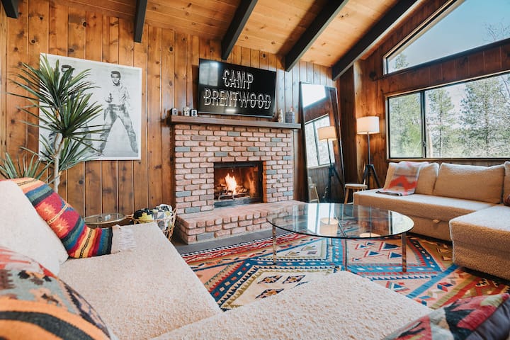 Designer Lake Arrowhead Cabin - Crestline, CA