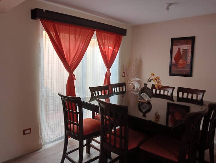 Encantadora Casa En San Lucas - Santiago Sacatepéquez
