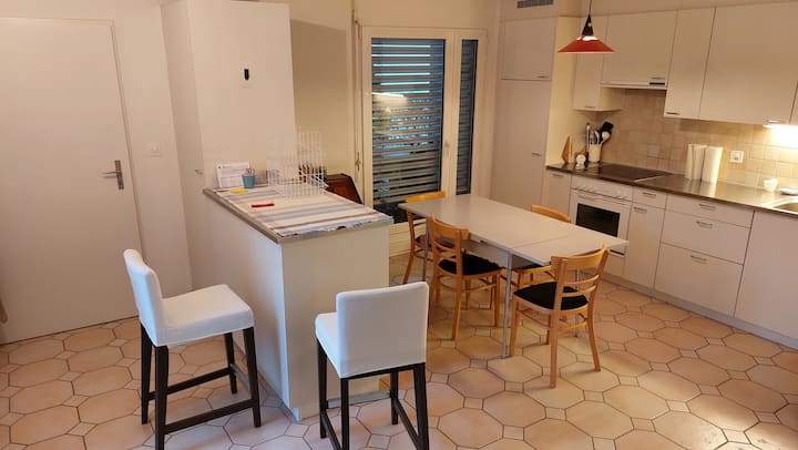 Jolie Chambre Dans Une Maison - Renens