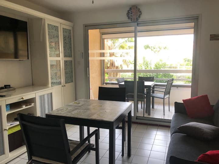 Le Lavandou Appartement Avec Terrasse Et Piscine - Le Lavandou