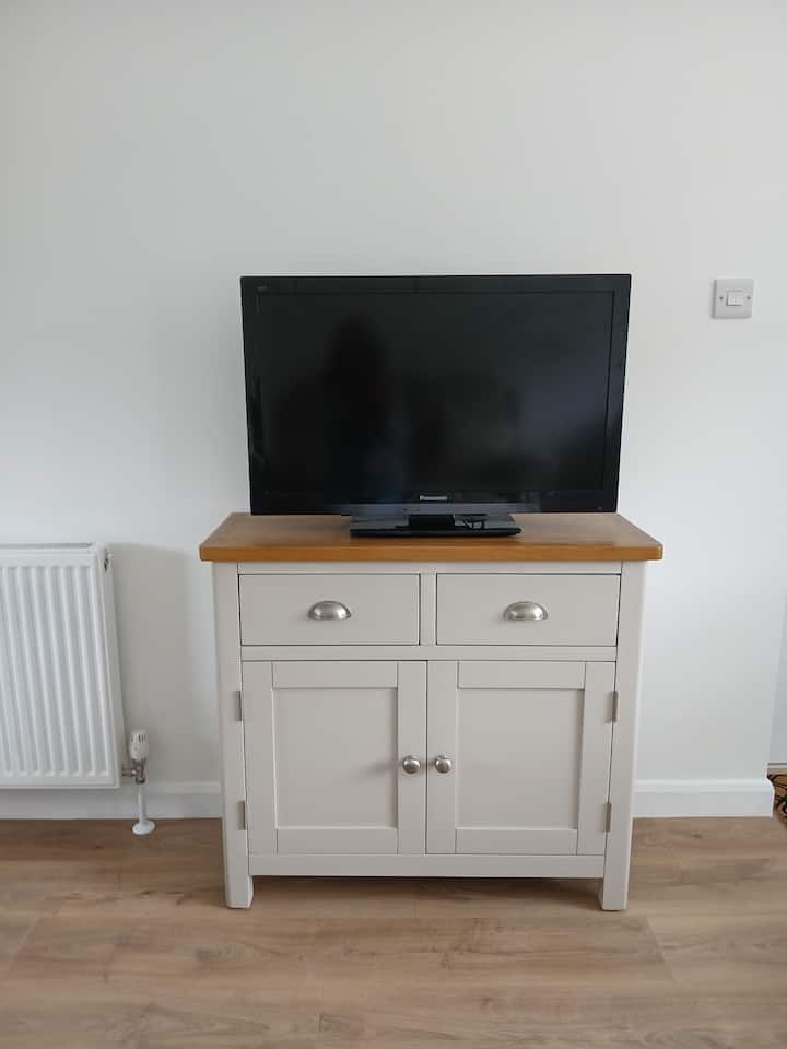 Copper Beech Bright Studio Flat - Poole
