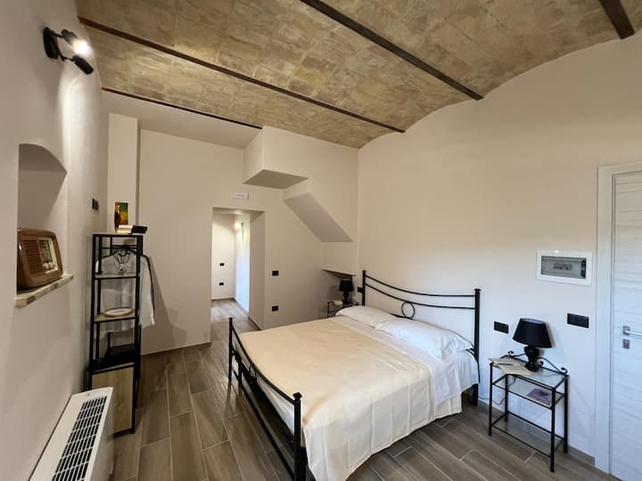 Country Room 19.49 - Montefalco