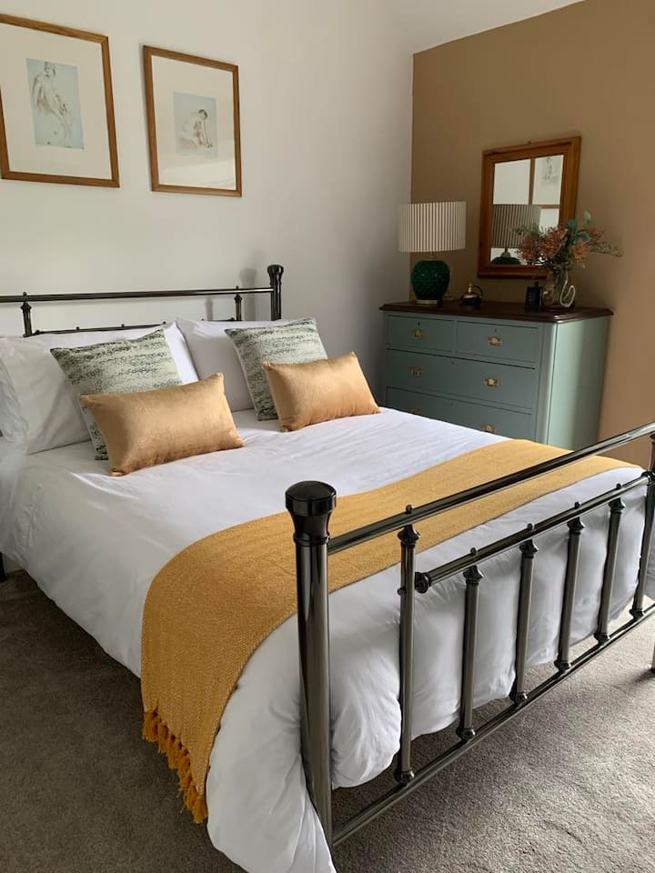 Spacious Double Or Twin Bedroom In A Period Home - Wicklow