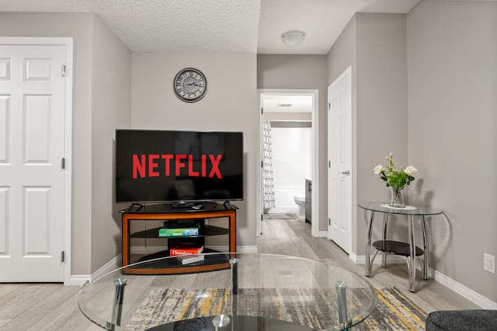 Fully Furnished 2bedroom Suite - Calgary