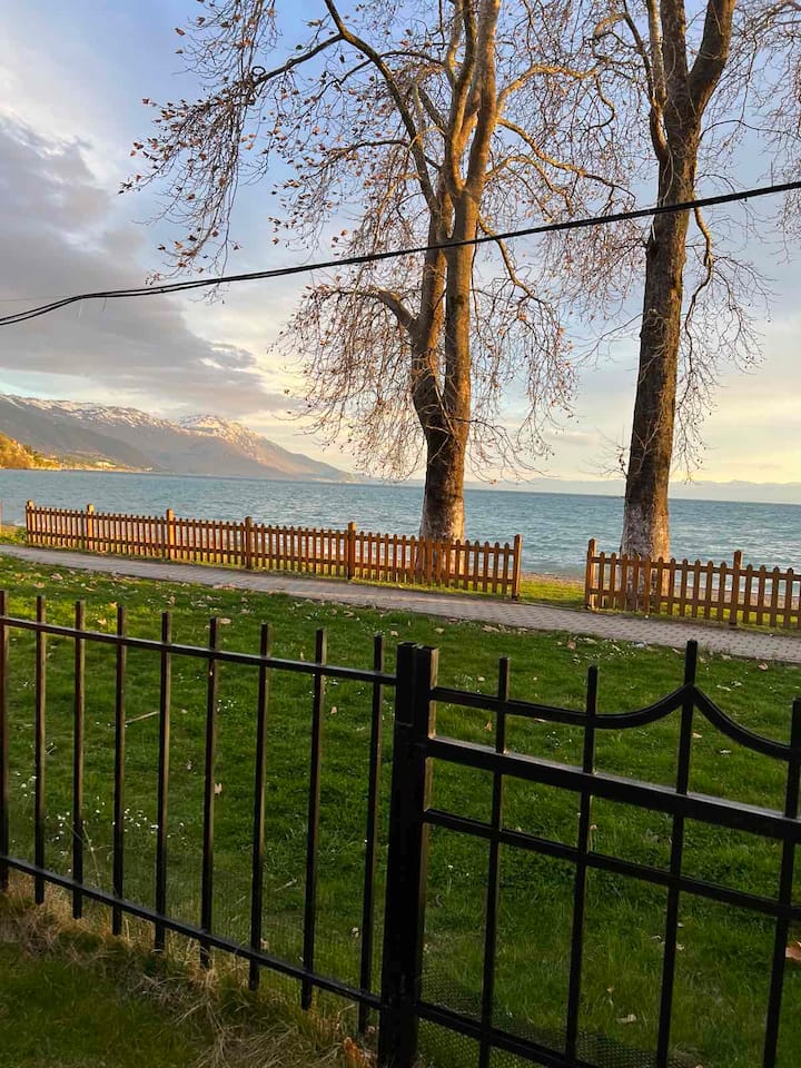 Small House On The Lakeside - Ohridi-tó