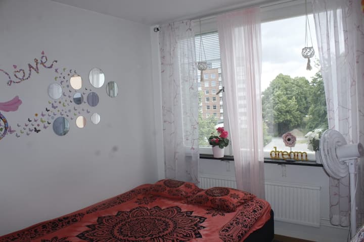 Nice Single Bed Room - Lund