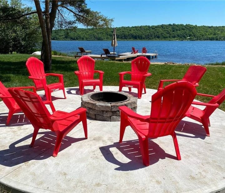 Exquisite Cottage On Fawn Lake - Huntsville