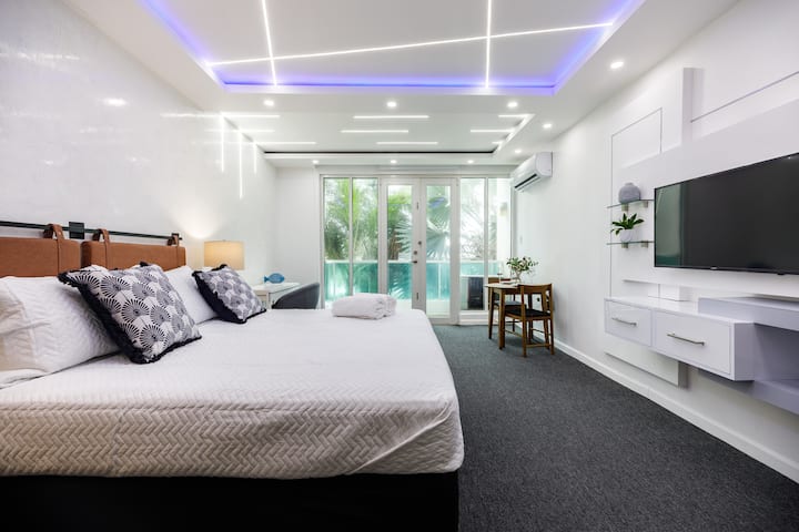 King Bed Loft | By Old Sj | Resort Pool & Hot Tub - San Juan