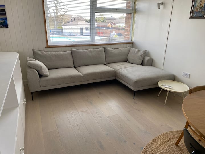 Beautifully Presented 2 Storey Chalet - Near Beach - Winterton-on-Sea