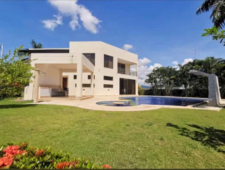 Casa Con Piscina Privada - Girardot