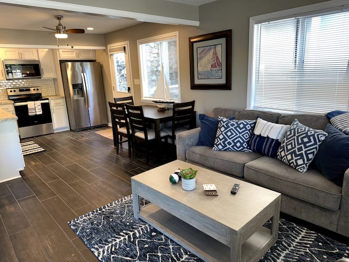 The Blue Pearl~cozy Nautical Themed Lake Home~dock - Sunrise Beach, MO