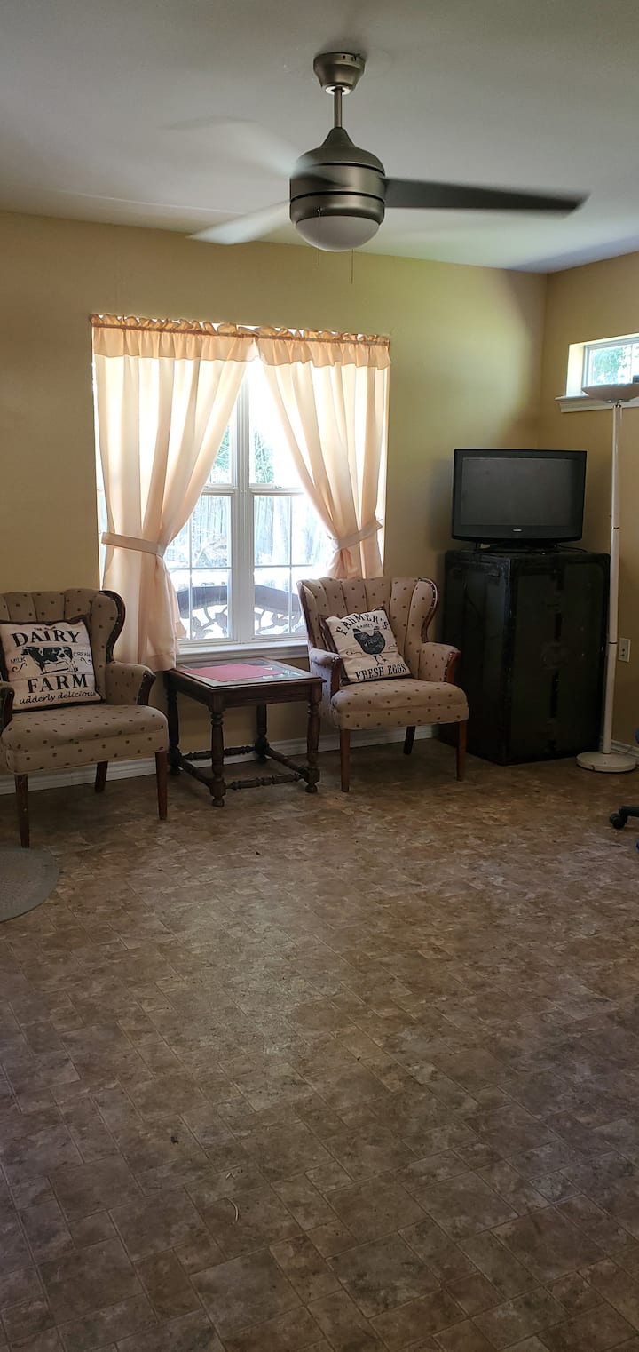 Sunshine Cottage - Jasper, TX