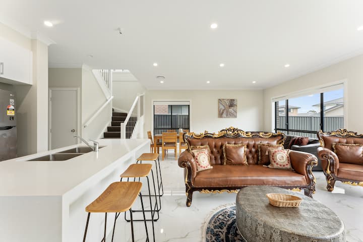 Brand New Luxurious & Charming Home In Austral - Saint Andrews