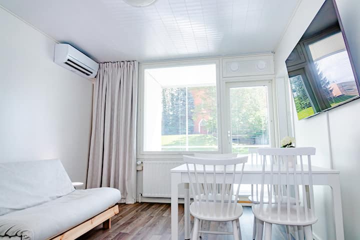 Valoisa Parvekkeellinen Yksiö Puistomaisemilla - Turku
