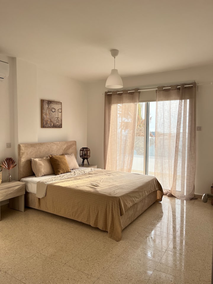 Sea View 1b Apartment Near Beach - Paphos