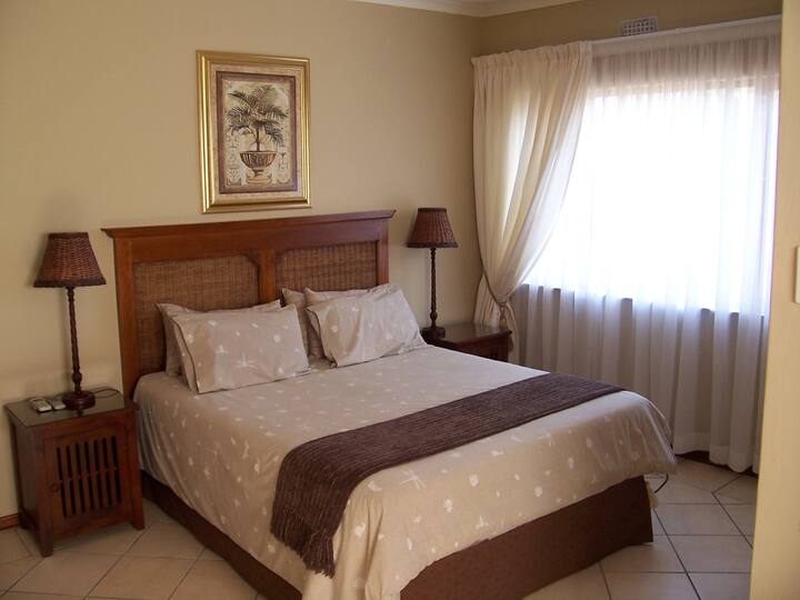 Double En Suite Sea . Room Only. - Kingsburgh