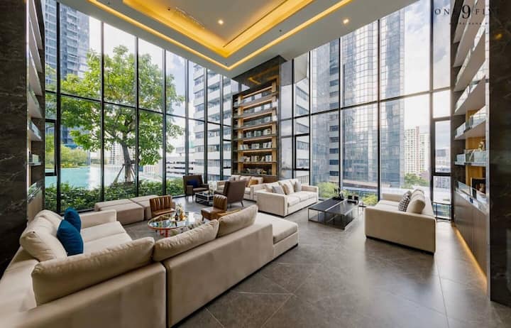 360 Sky Lounge | 1br Condo | Mrt Asoke - Bangkok