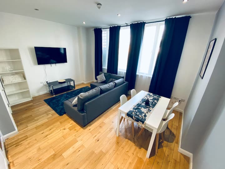 2-bedroom / 2-bath / 15 Min. Camden Town - London Euston station