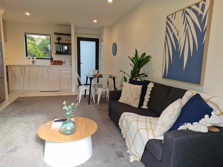Spacious 2br Apartment In Kilmore Street - Christchurch