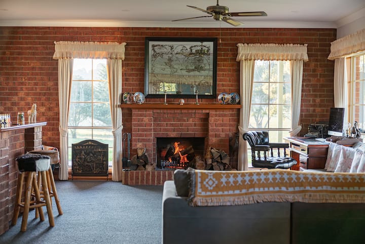 Elysium Hill - Romantic Retreat X - Whittlesea