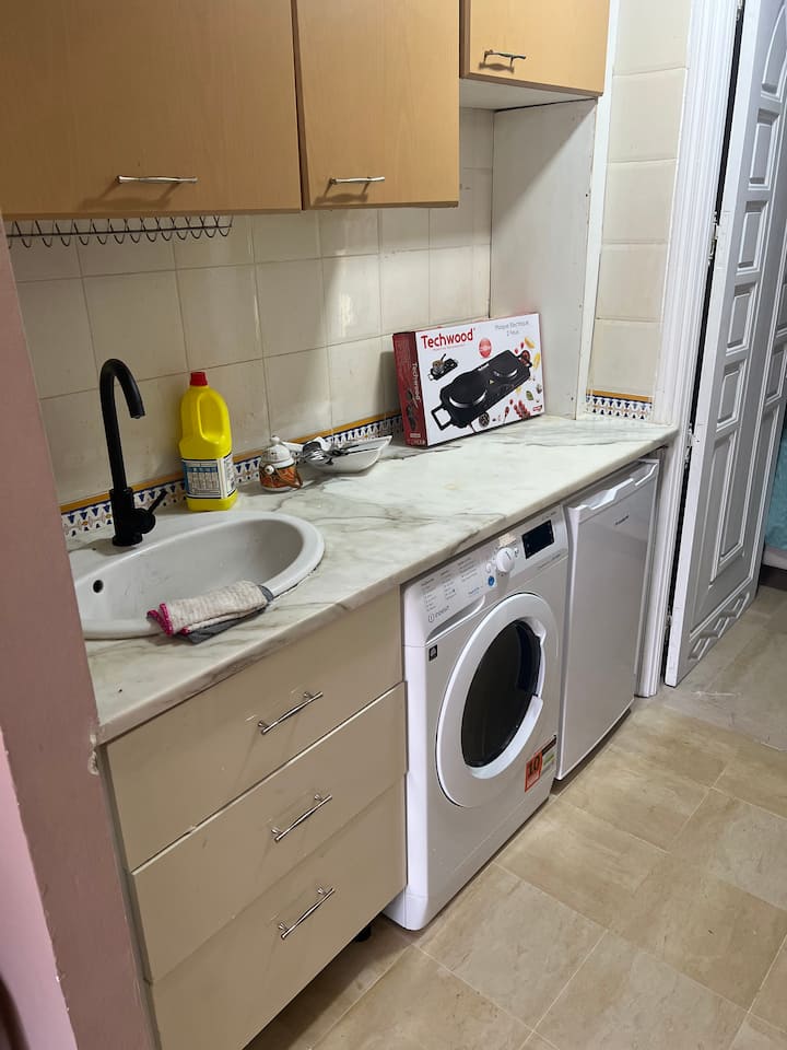 Cozy Studio Next To The Airport - Túnez