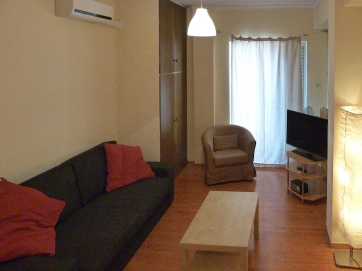 Homely & Spacious Studio Close To The Seafront - Халкида