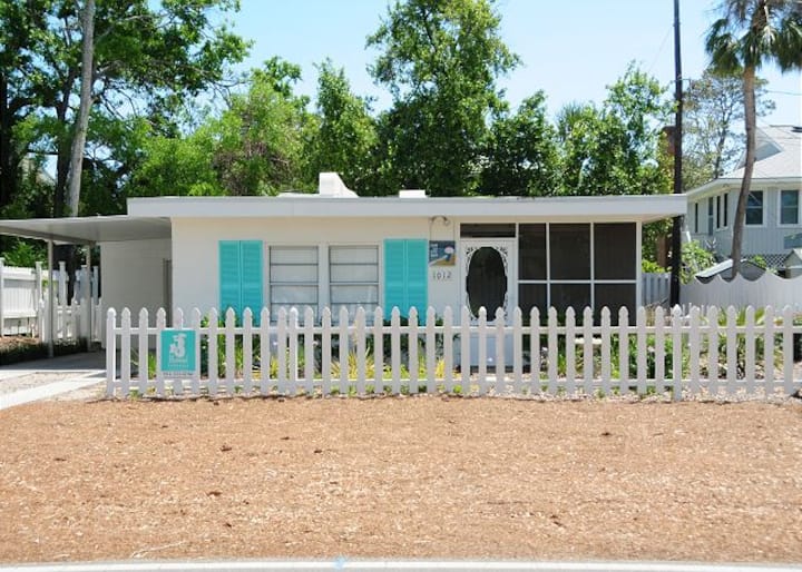 Fun In Sun, All Pets, Fence Yard,screen Porch, Sea - Tybee Island, GA