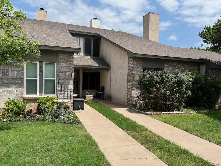 Crossroads Condo At Red Bud Park - Abilene, TX