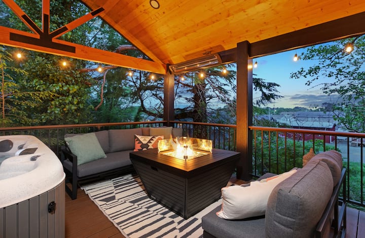 Hot Tub, Firepit, Fireplace, 5 Min Walk To Beach! - Rockaway Beach, OR